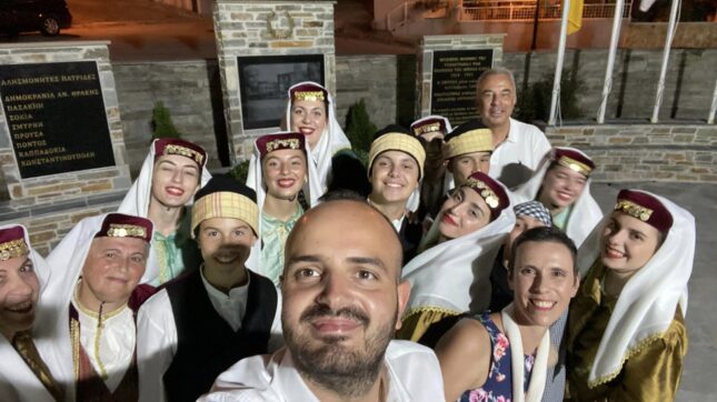 ΑΚΡΟΒΟΥΝΙ – Ξεχώρισε με την κομψότητά της η σύζυγος του Δημάρχου Παγγαίου