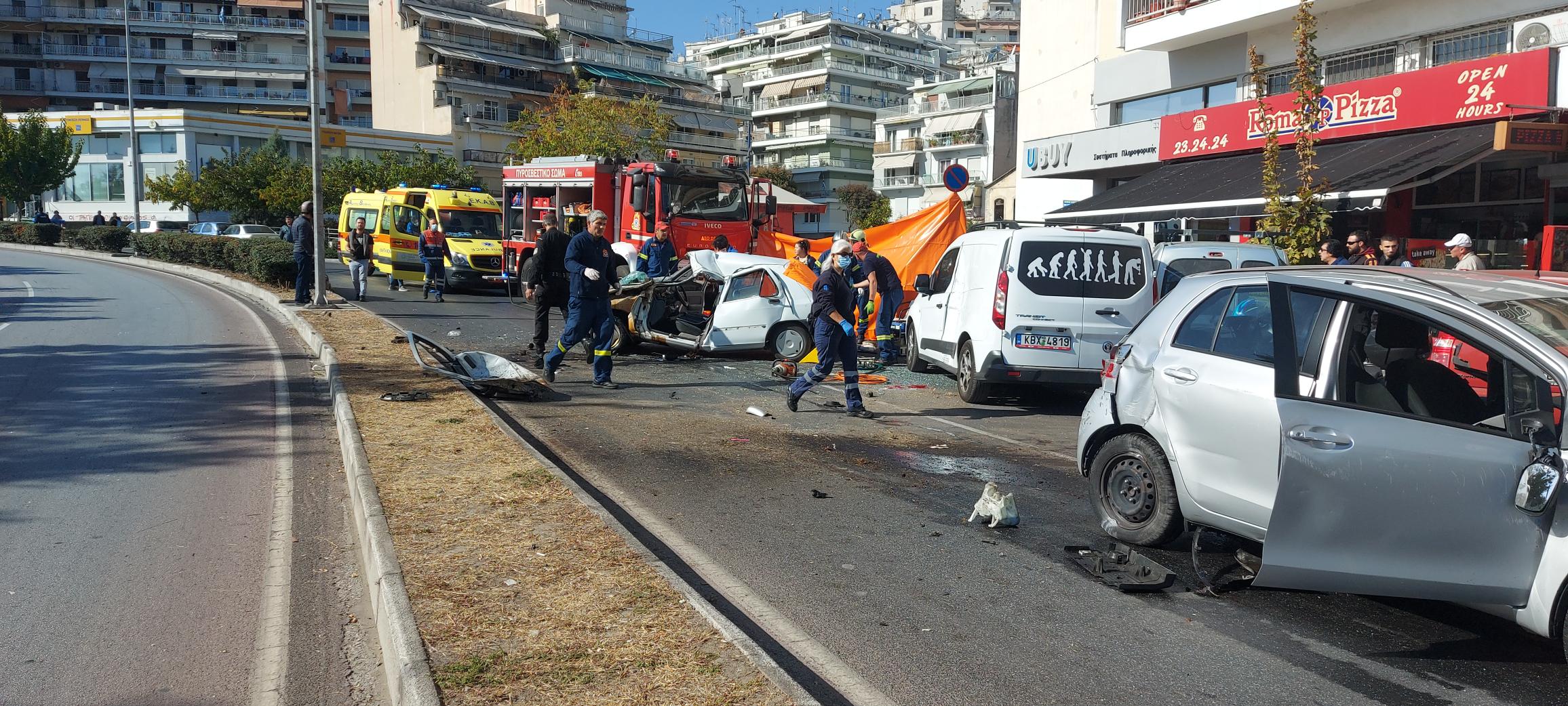 ΚΑΒΑΛΑ – Σοβαρό τροχαίο στην Ερυθρού Σταυρού – YARIS έκανε τούμπα στον ...