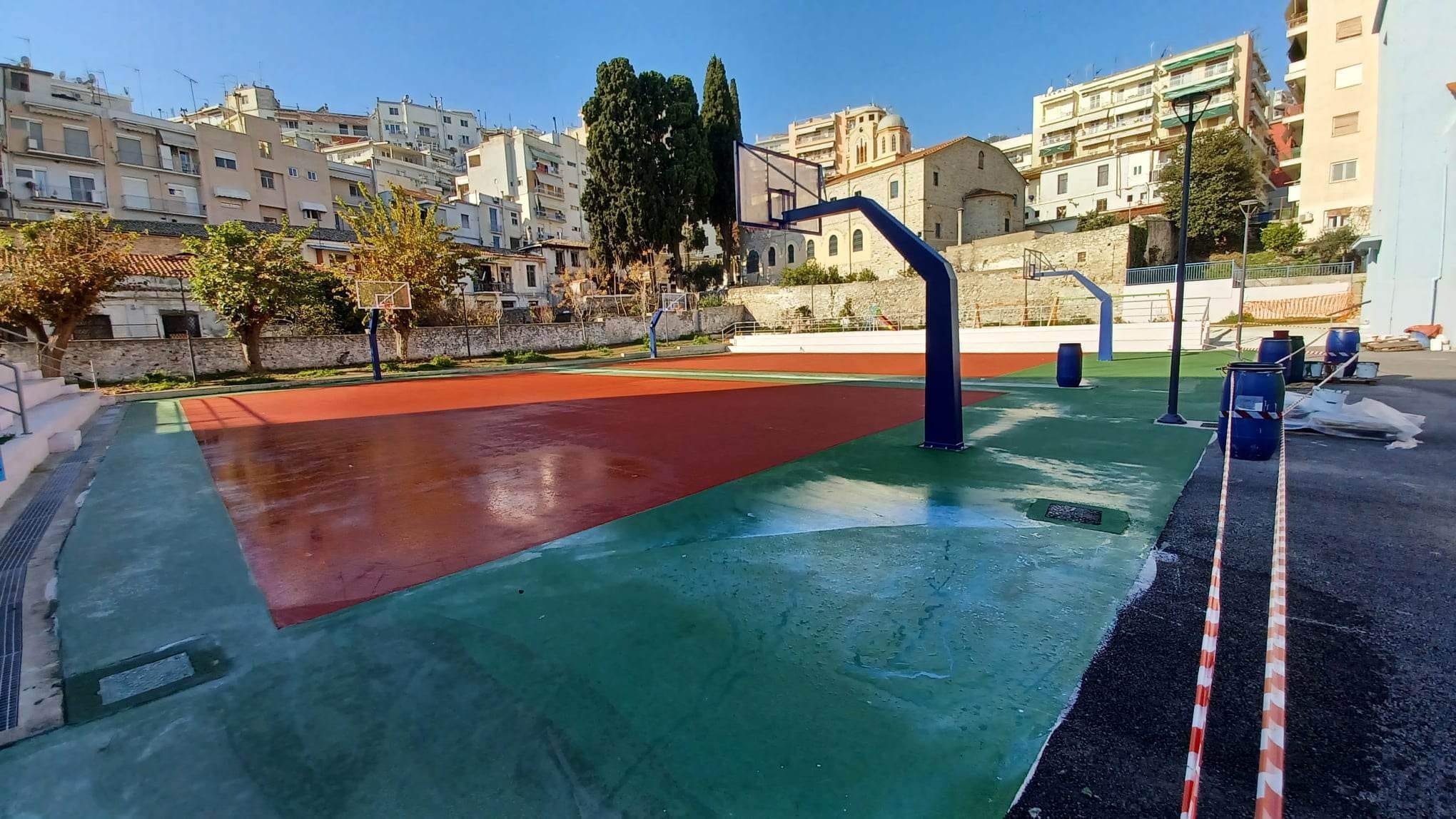ΔΗΜΟΣ ΚΑΒΑΛΑΣ – Έτοιμα και τα γήπεδα μπασκετ στο 12ο Δημοτικό