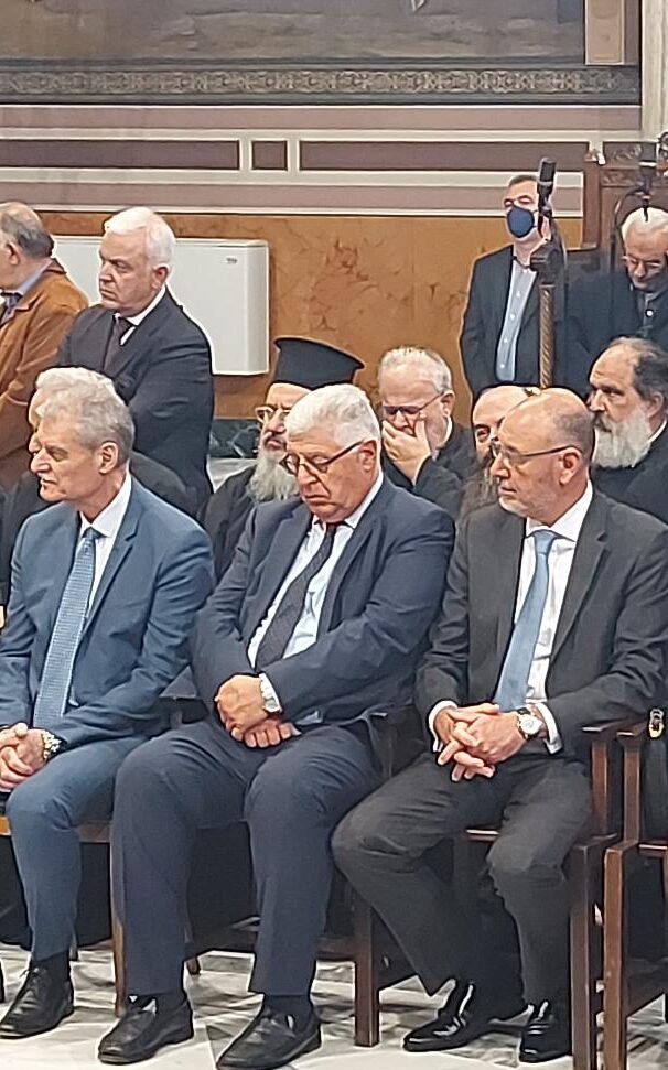 ΣΥΝΕΒΗ ΚΑΙ ΑΥΤΟ – ΜΗΤΡΟΠΟΛΗ ΑΘΗΝΩΝ – Κάποιοι δεν άντεξαν στην πολύωρη ...