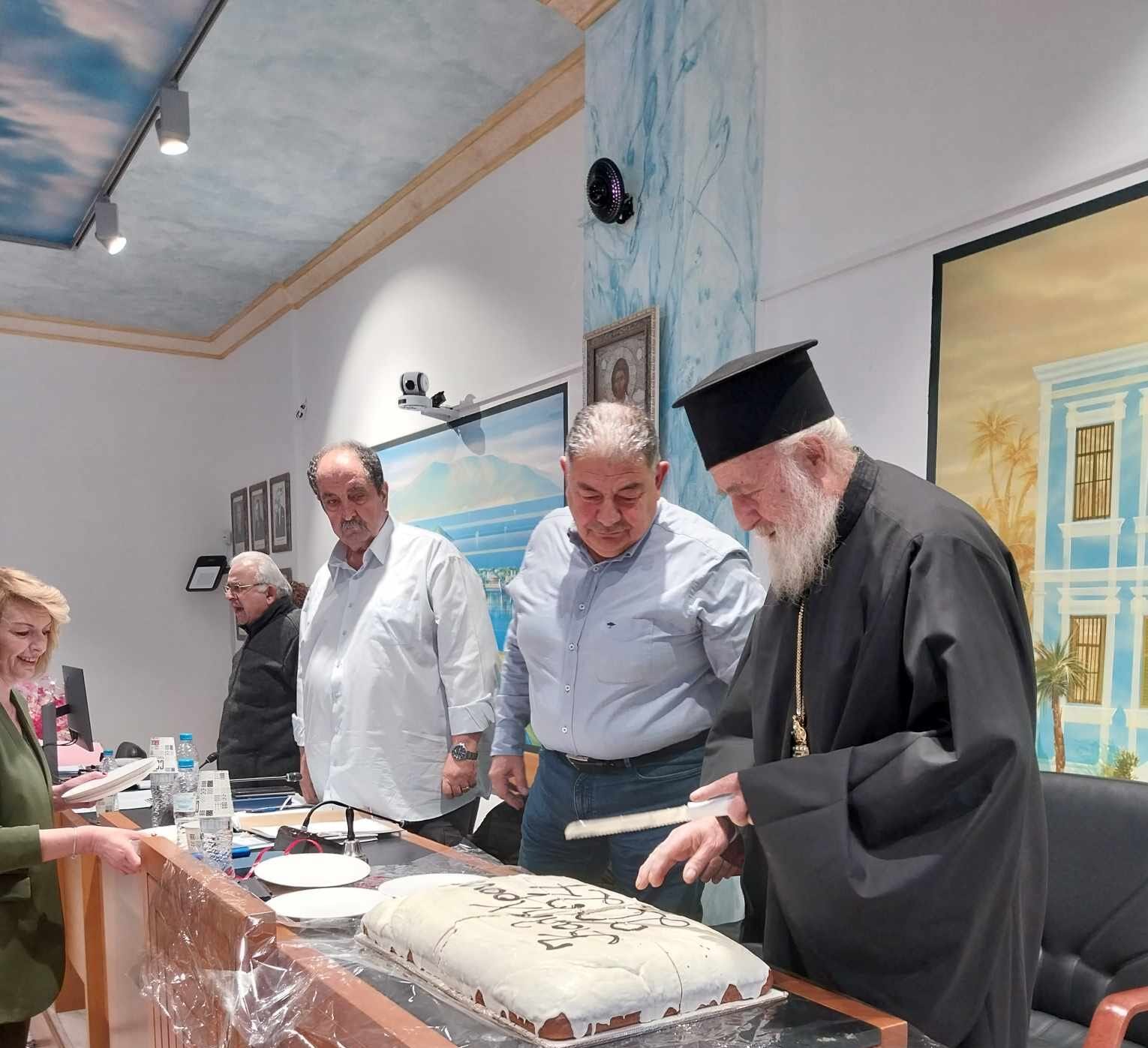 ΔΗΜΟΣ ΝΕΣΤΟΥ – Με τις ευλογίες του Πατέρα Τιμόθεου η κοπή της βασιλόπιτας